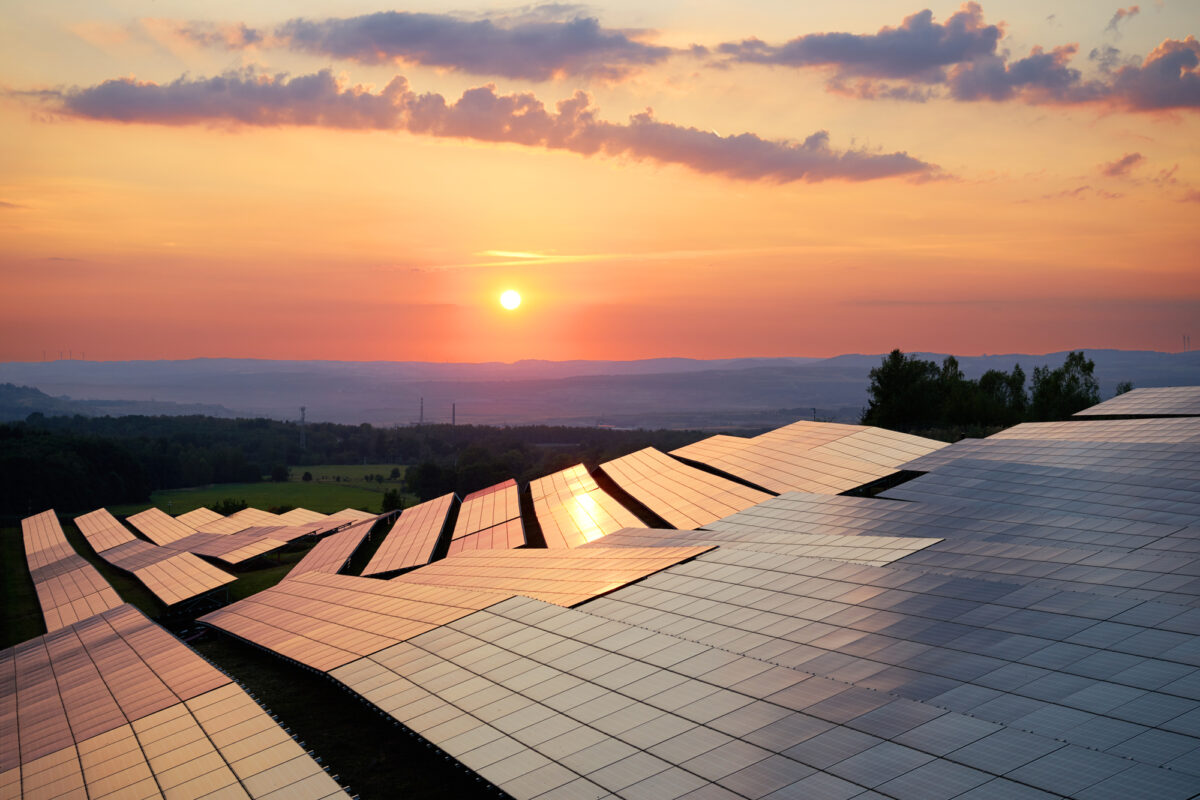 Illinois Shines – Building Our Solar Future